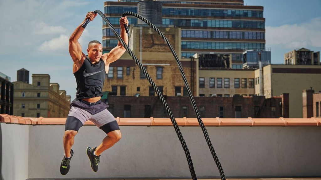 These Battle Ropes Workouts Give You Endless Ways to Whip Your Body ...